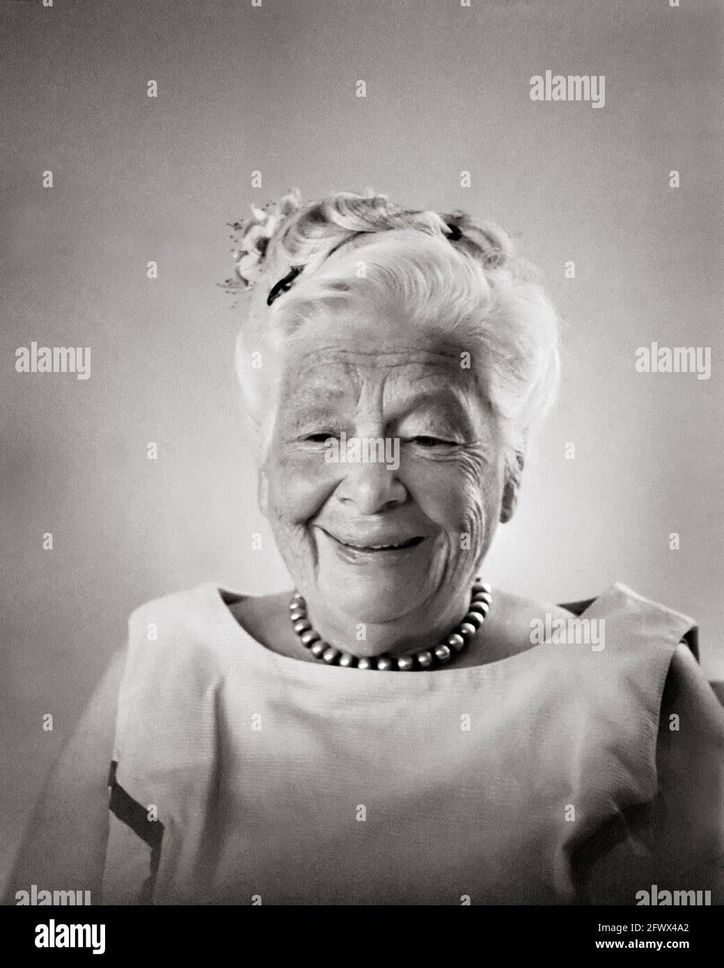 Rolfing hi-res stock photography and images - Alamy