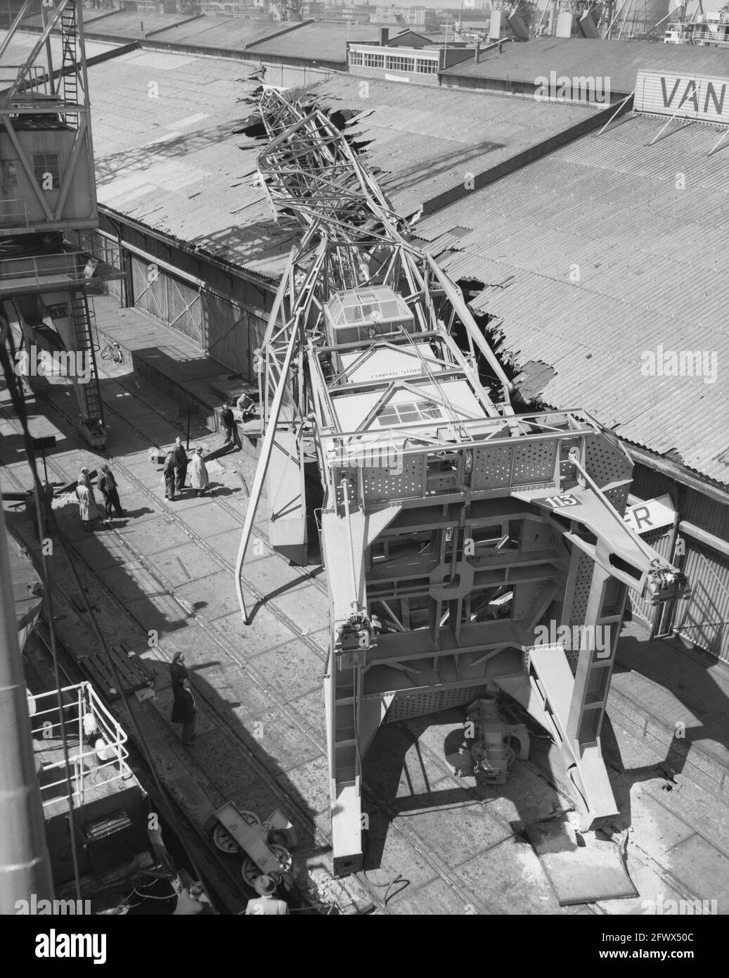 English cargo boat bittern sails crane hi-res stock photography and ...
