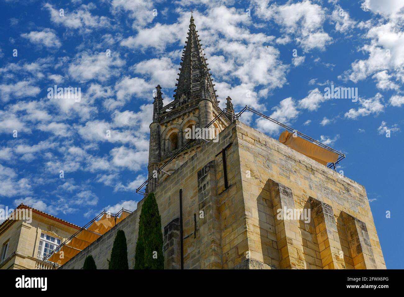 The Monolithic Church of St Emilion Stock Photo - Alamy