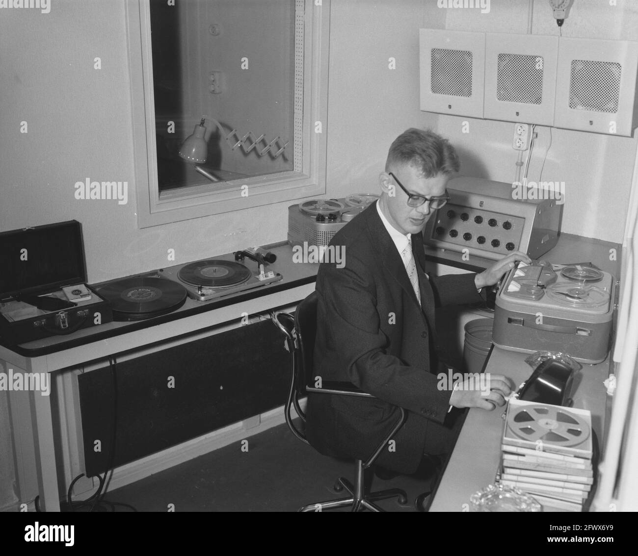 Opening sound studio blind library hi-res stock photography and images ...