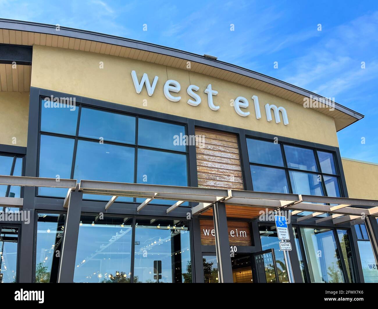 Midcentury modern hi-res stock photography and images - Alamy