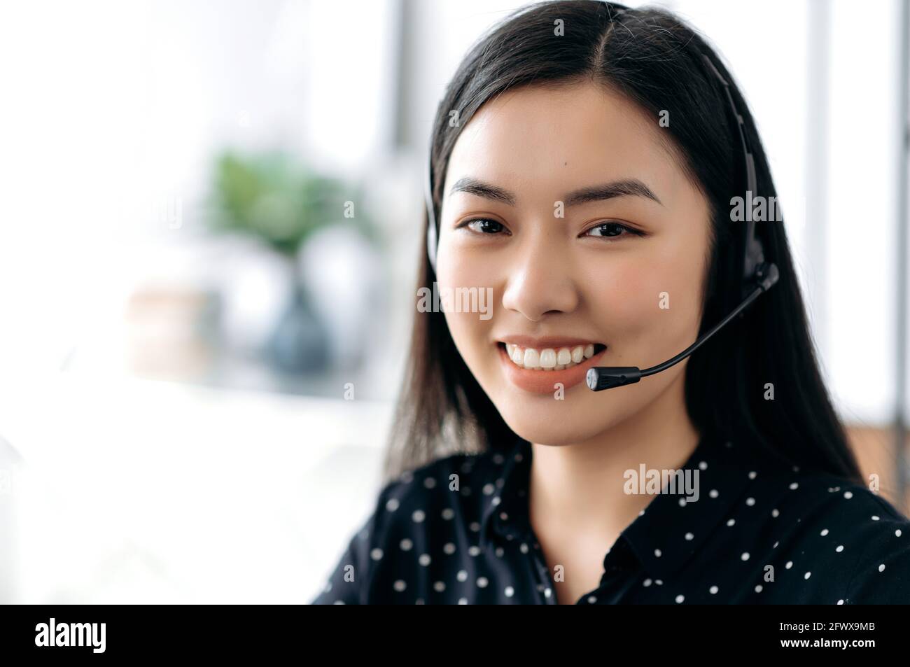 Stylish young adult woman using hi-res stock photography and images - Alamy