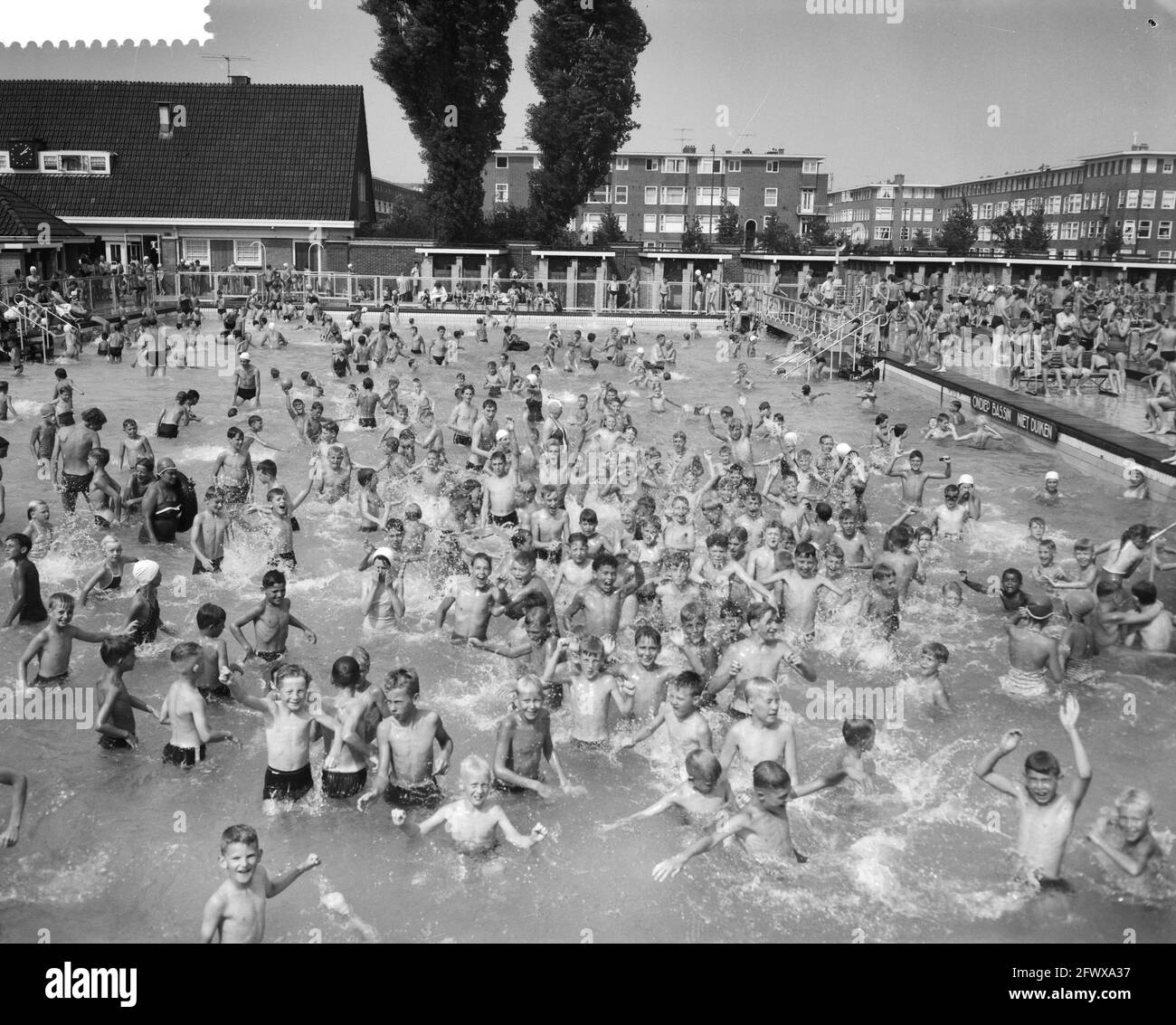 Amsterdam outdoor swimming pools hi-res stock photography and images ...