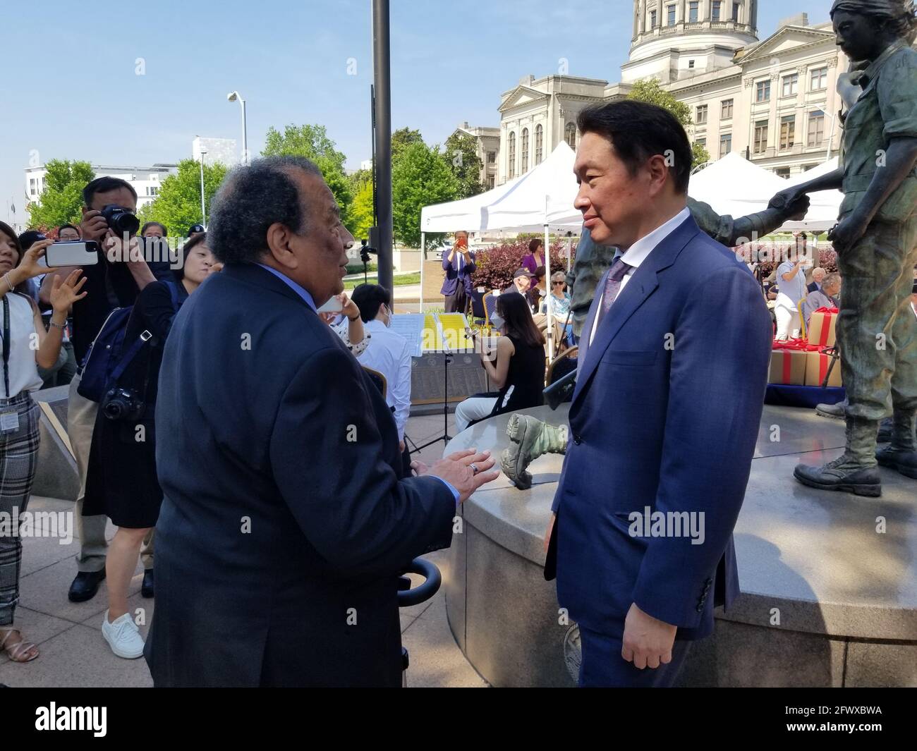 25th May, 2021. SK Group chief honors Korean War veterans Chey Tae-won ...