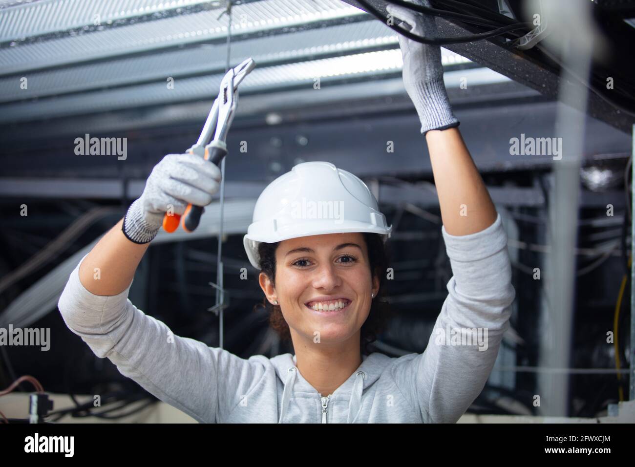 Inspect lighting hi-res stock photography and images - Alamy