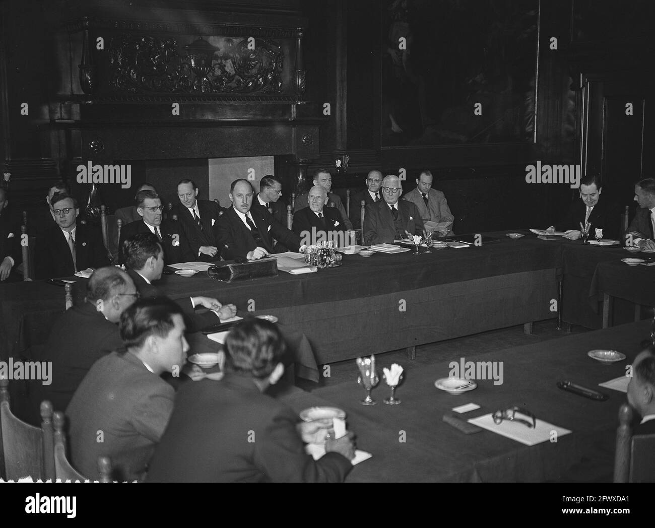 Opening Union Conference in Binnenhof, Dutch delegation, June 29, 1954 ...