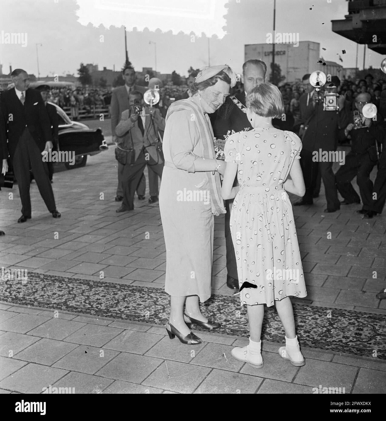 Girls rotterdam Black and White Stock Photos & Images - Alamy