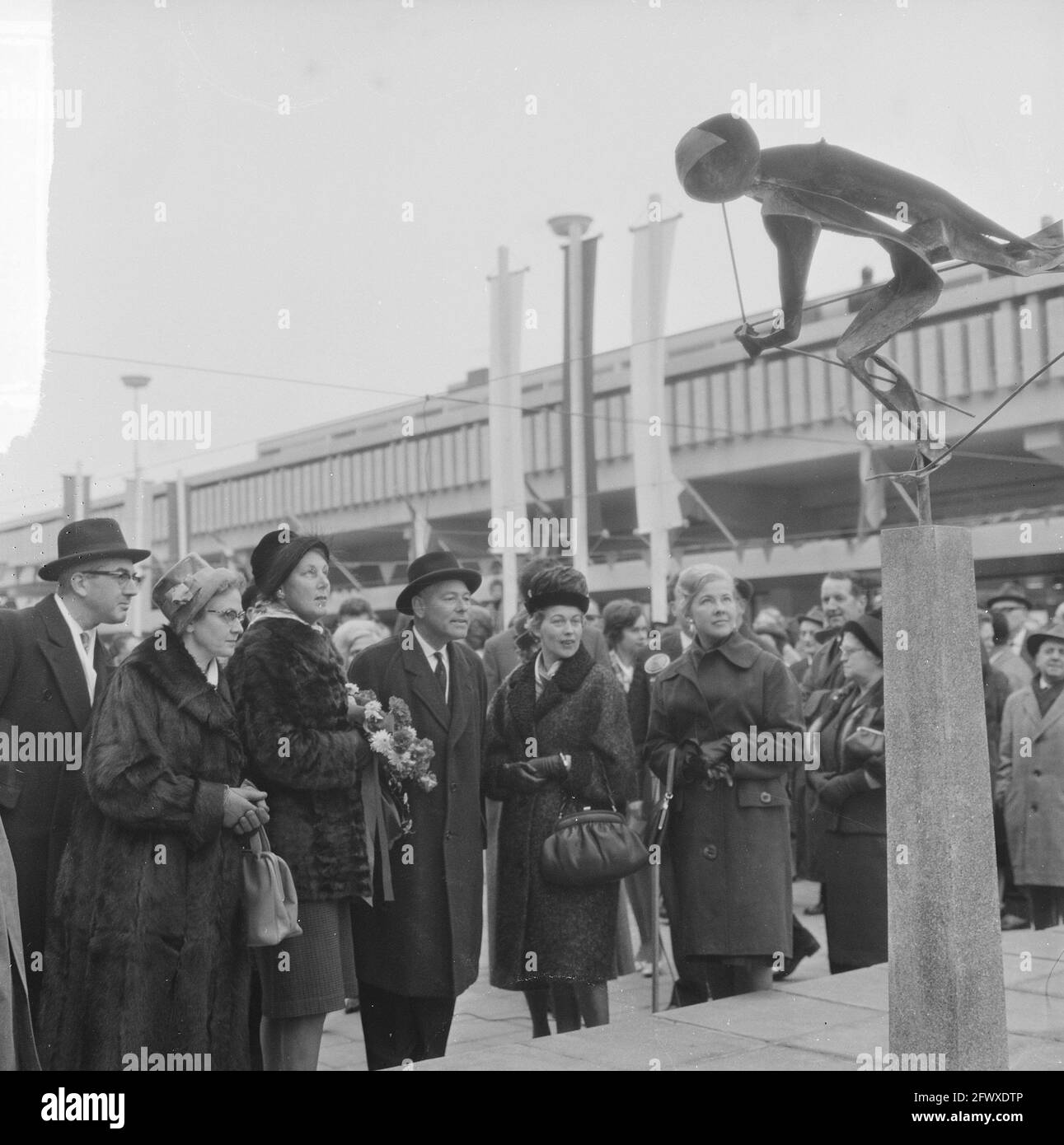 Heusdens unveiled sculpture hi-res stock photography and images - Alamy