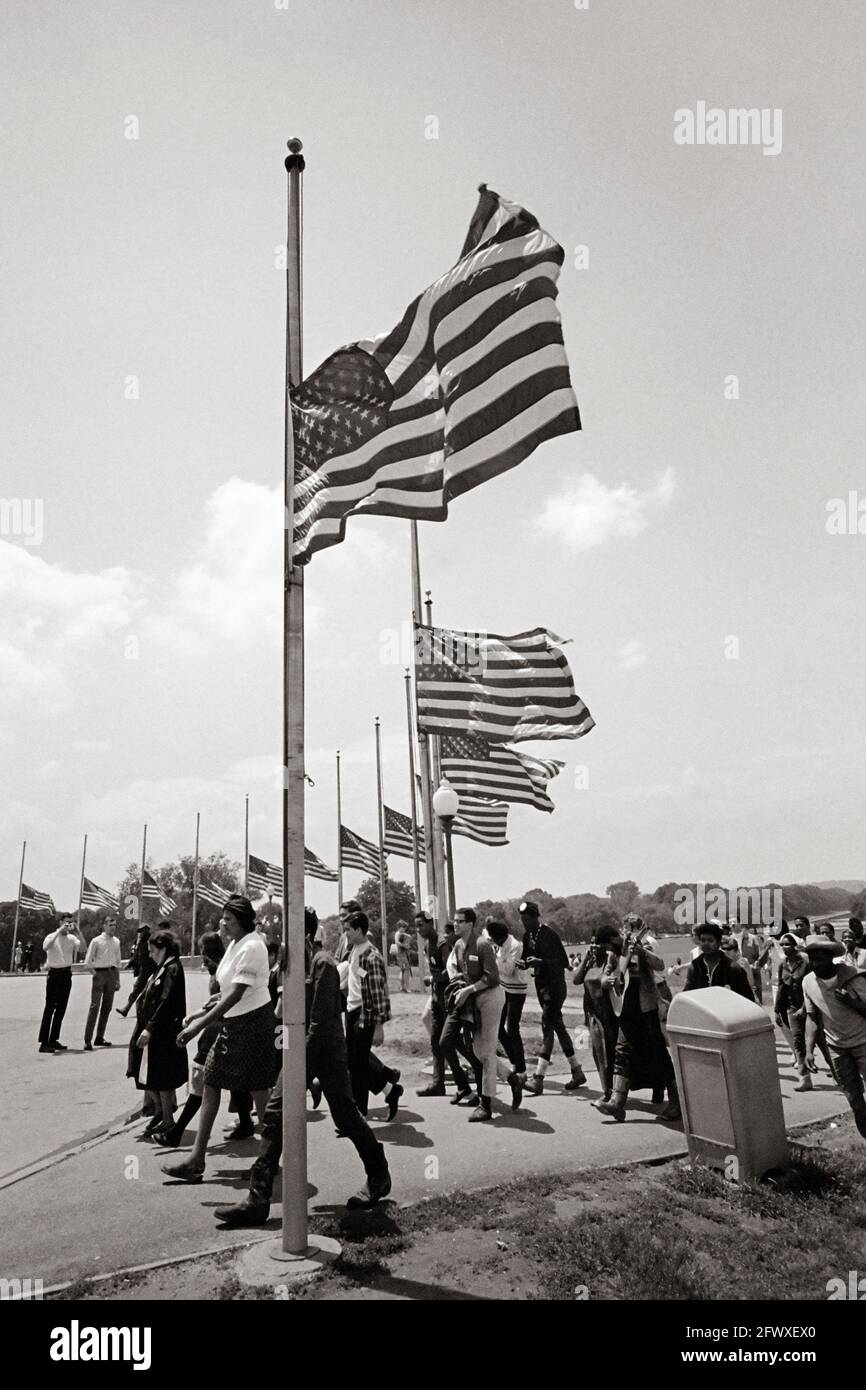 Robert kennedy funeral hi-res stock photography and images - Alamy