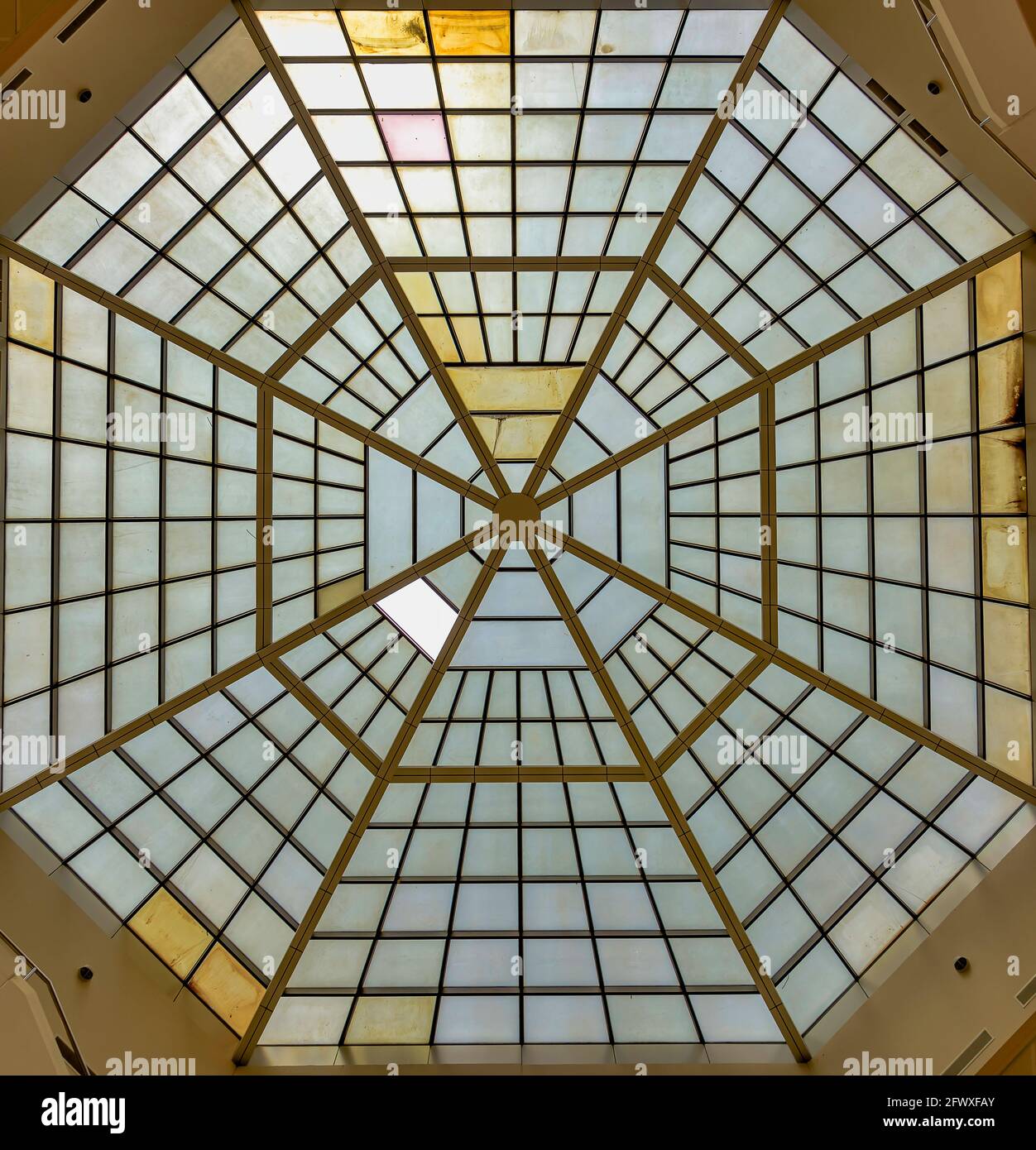 Ceiling with skylight hi-res stock photography and images - Alamy