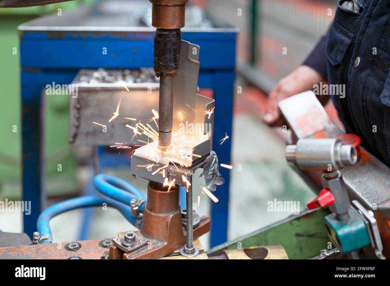 Spot welding machine hi-res stock photography and images - Alamy