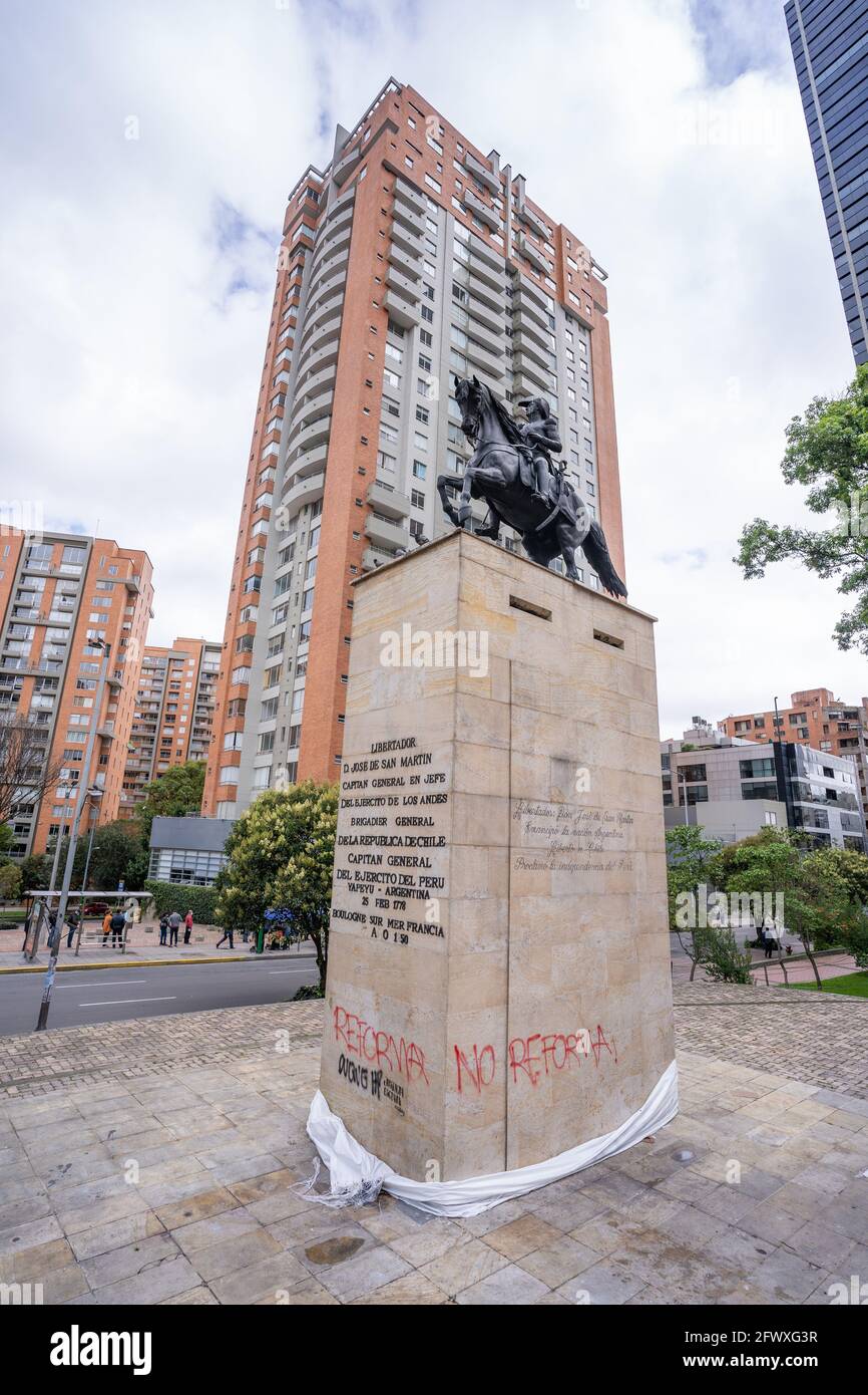 Jose de san martin statue hi-res stock photography and images - Alamy