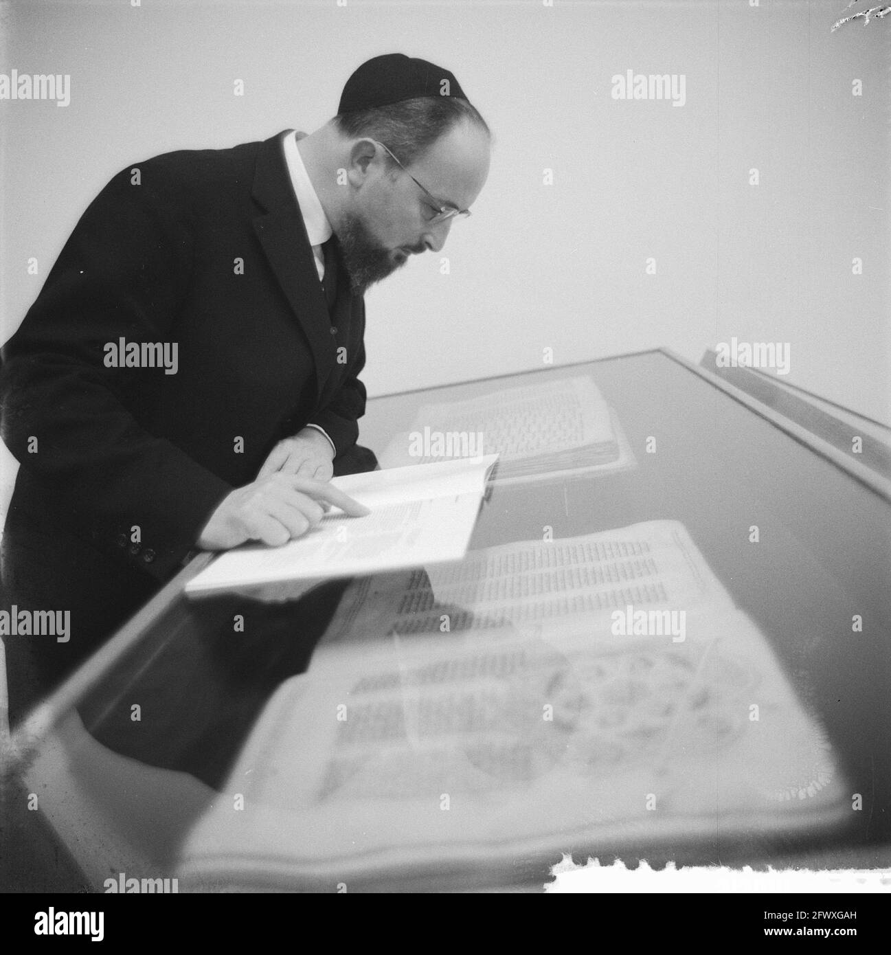 Opening of the Waaggebouw of exhibition Jewish enlightenment ...