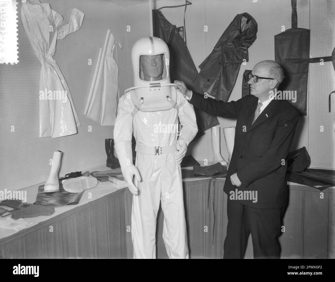Atomic suit hi-res stock photography and images - Alamy
