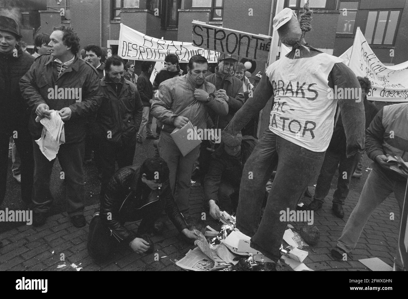 Protest farmers against manure levy in Assen;, March 3, 1988, FARMERS ...