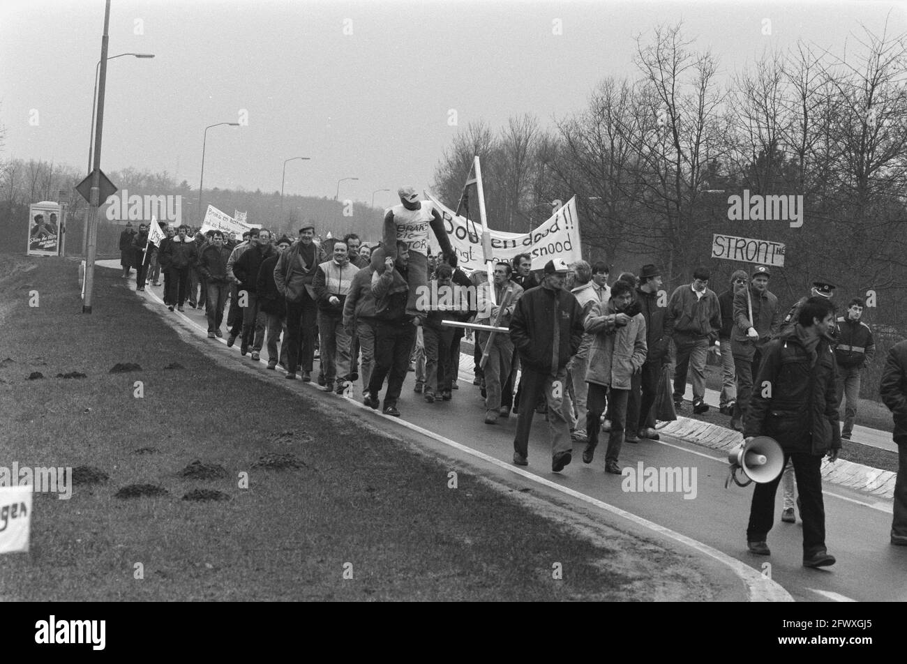 Protest farmers against manure levy in Assen;, March 3, 1988, FARMERS ...