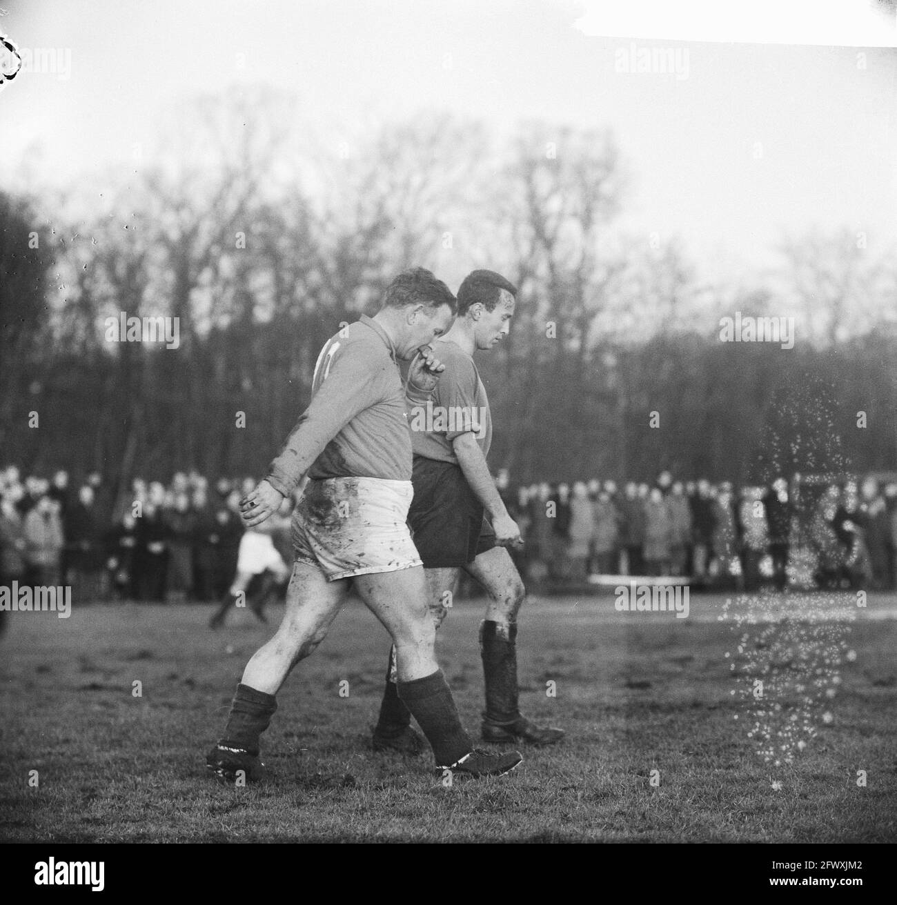 Former internationals against KHFC 2-1, Abe Lenstra leaves field ...