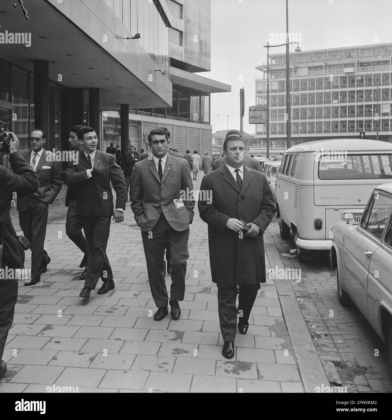 Puskas visited Faas Wilkes in Rotterdam, players look at Rotterdam ...