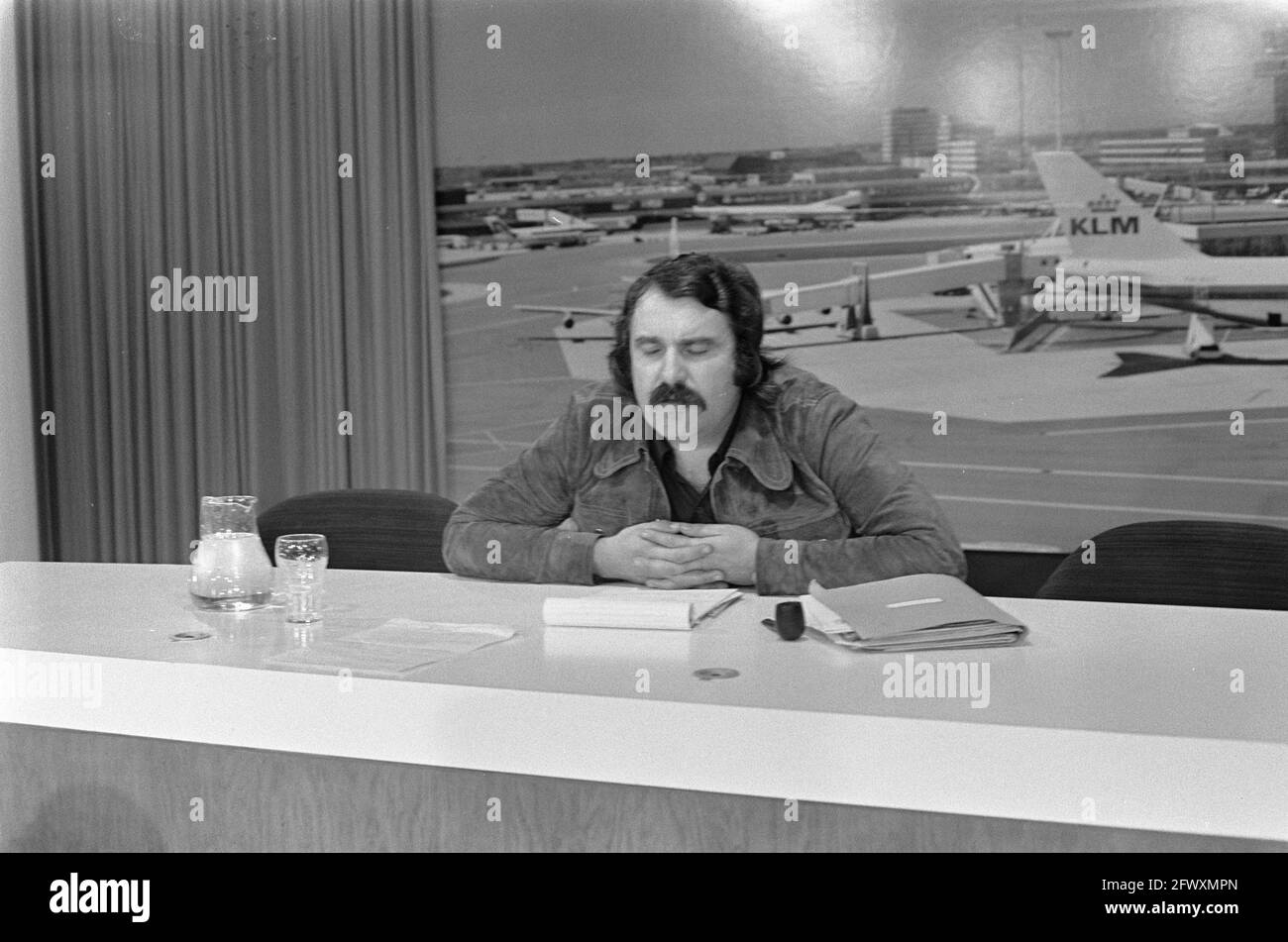 PvdA chairman Andre van der Louw back from Chile at Schiphol Airport ...