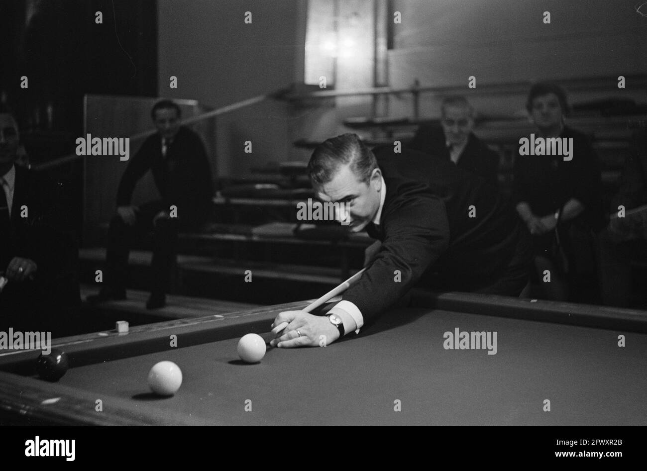 Raymond ceulemans playing billiards hi-res stock photography and images ...