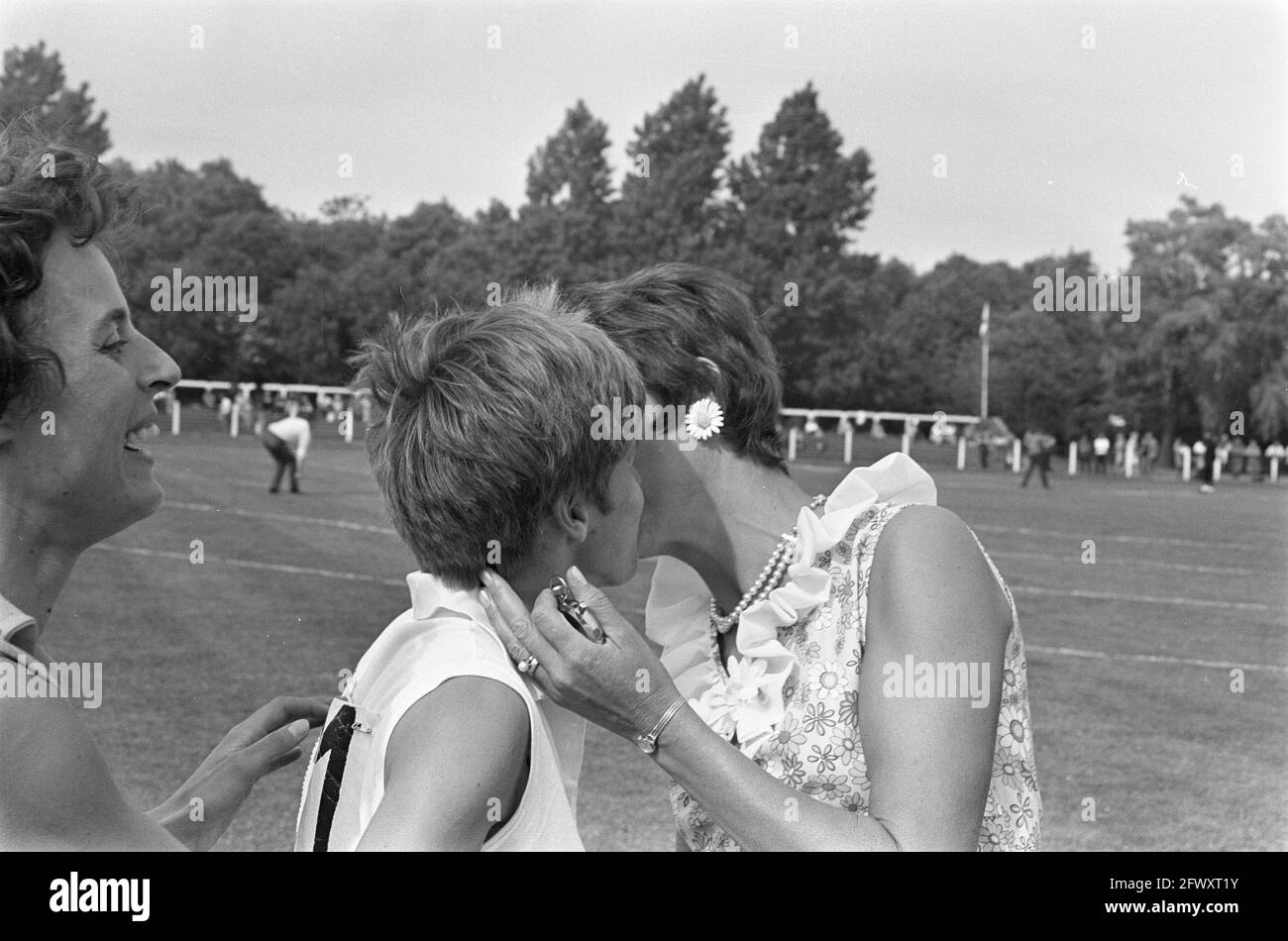Athletics in Leiden for the Golden Spike . Number 16 Tilly van der Made ...