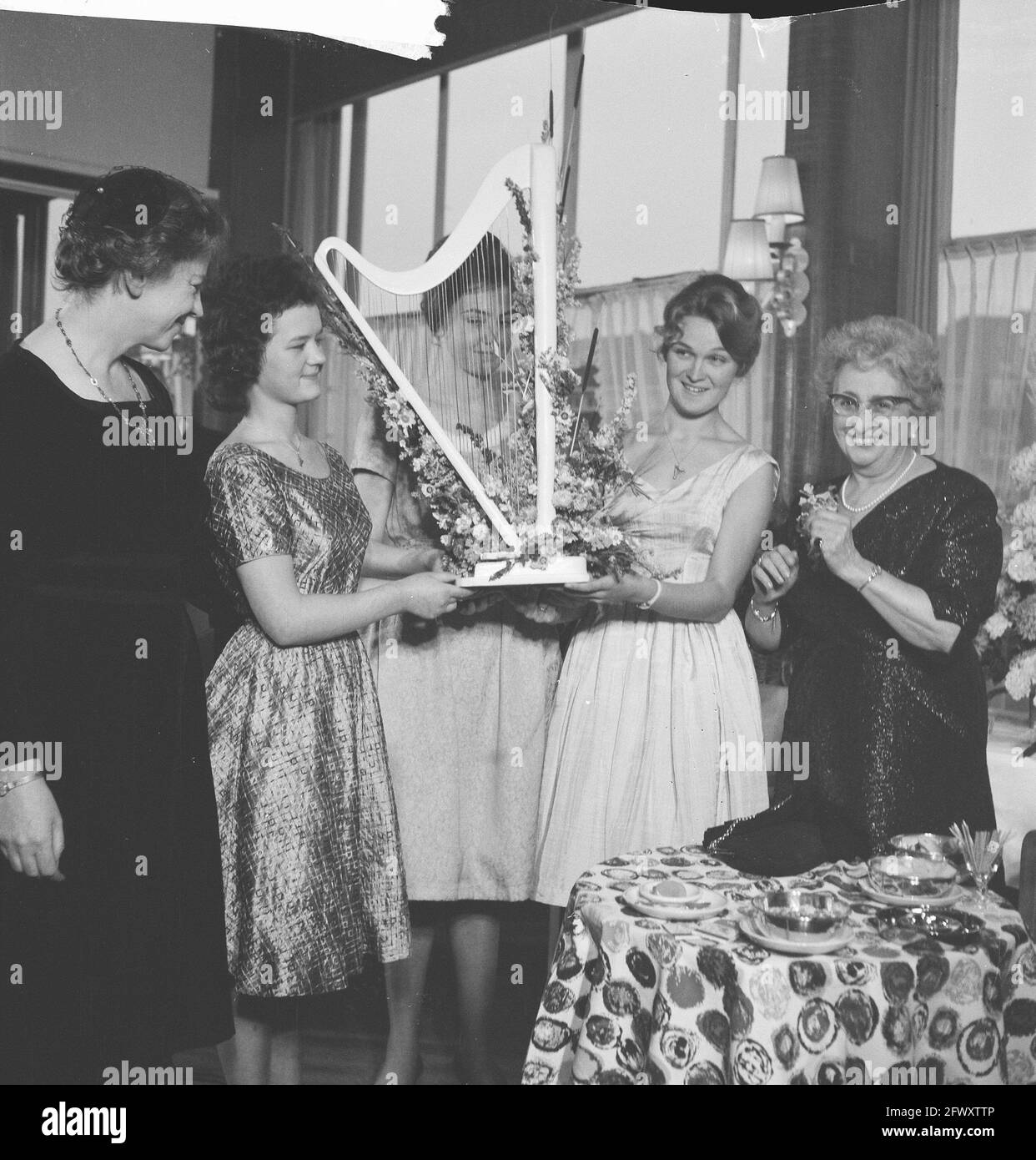 Reception Rosa Spier (70th birthday) in Apollo pavilion. Offering of ...