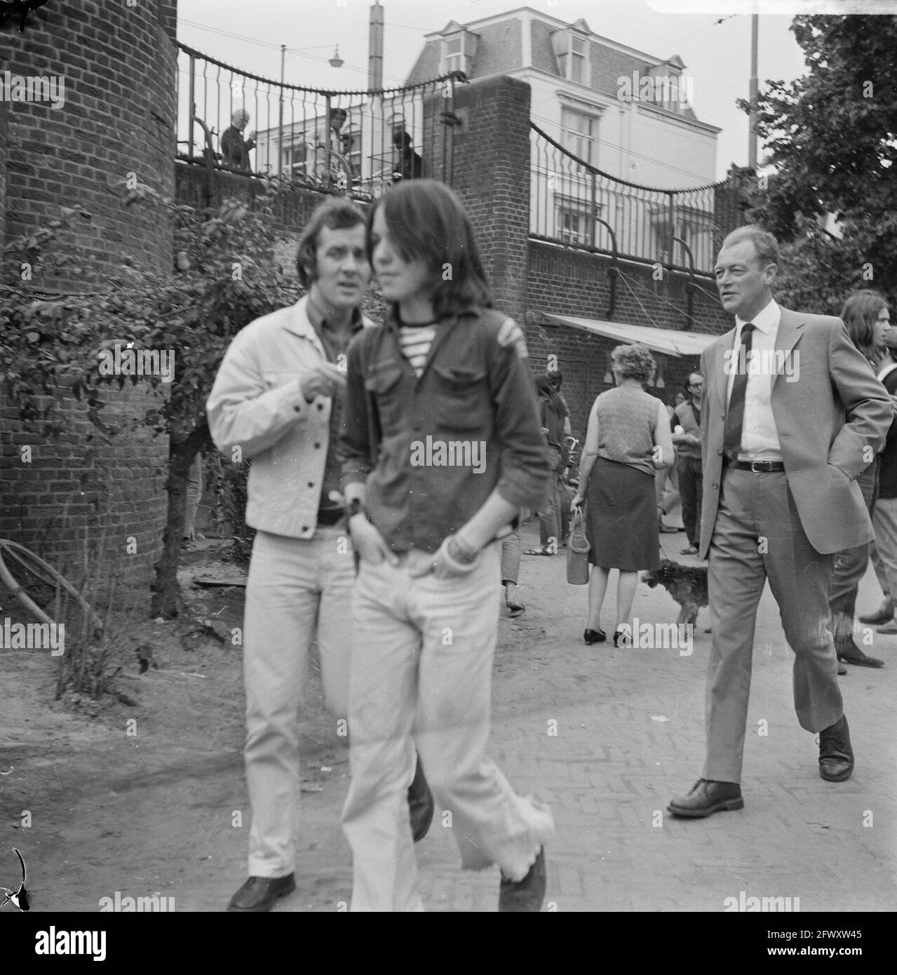 Narcotics detective hi-res stock photography and images - Alamy