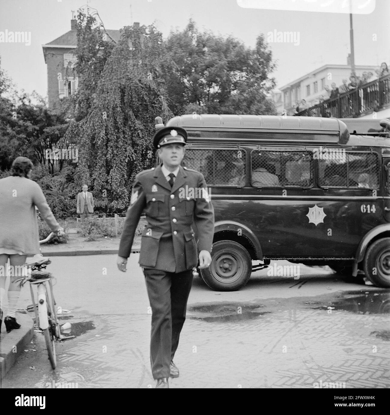 White nail suits hi-res stock photography and images - Alamy