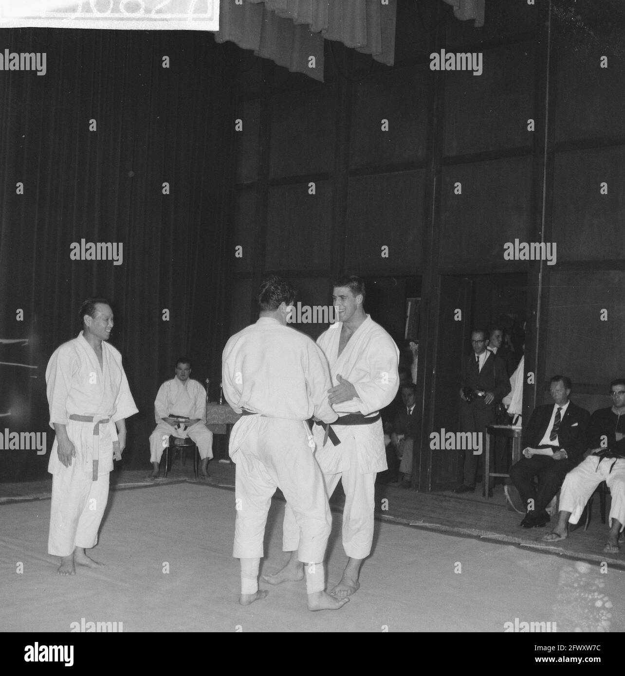 Anton geesink judo hi-res stock photography and images - Alamy