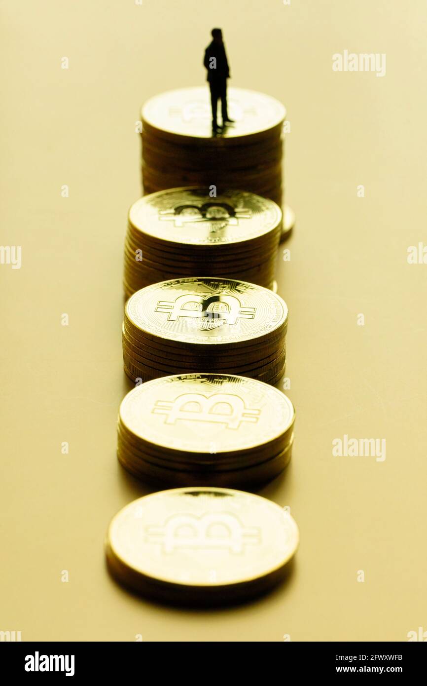 Coin vertical hi-res stock photography and images - Alamy