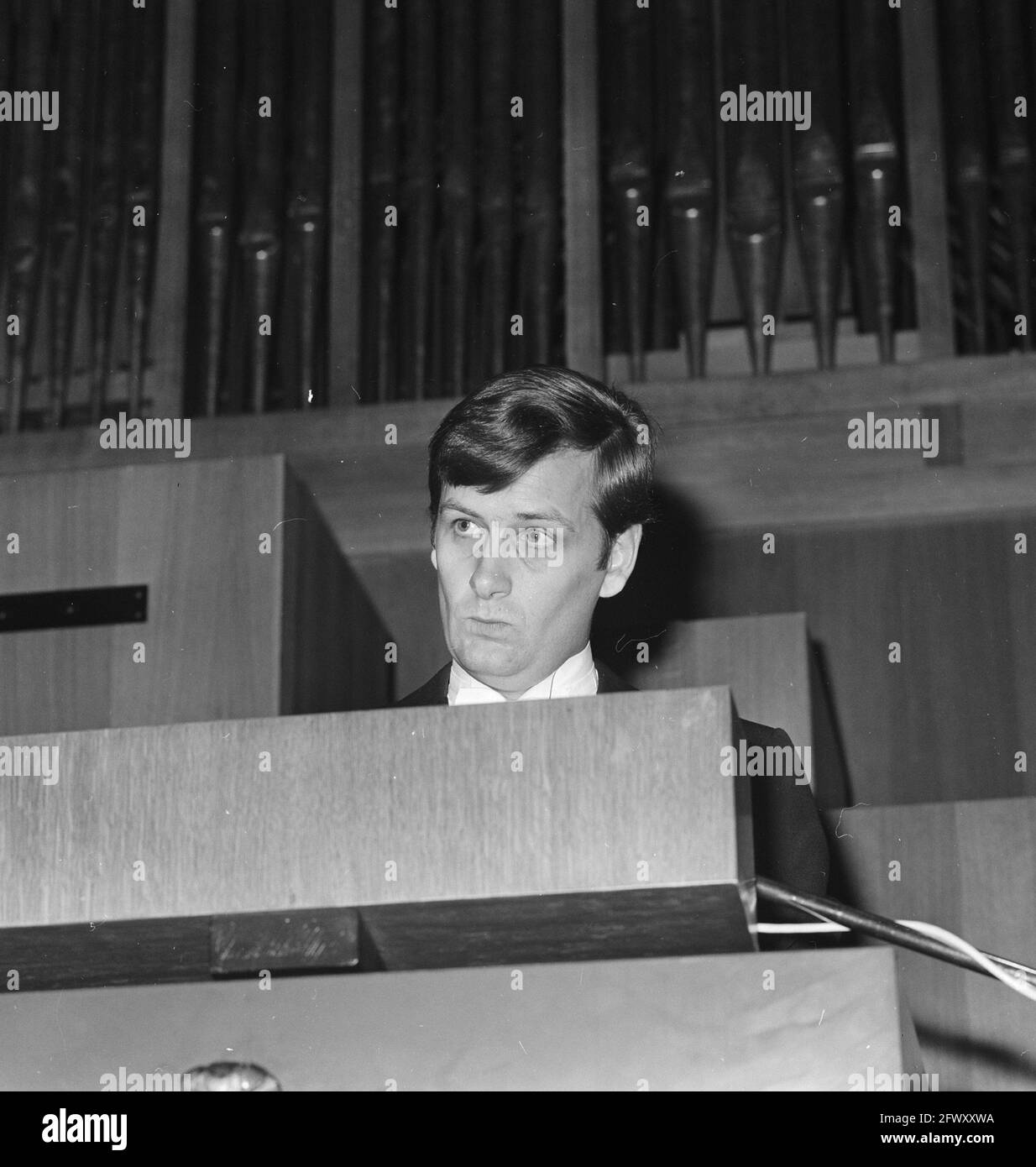 Promotion dr hi-res stock photography and images - Alamy