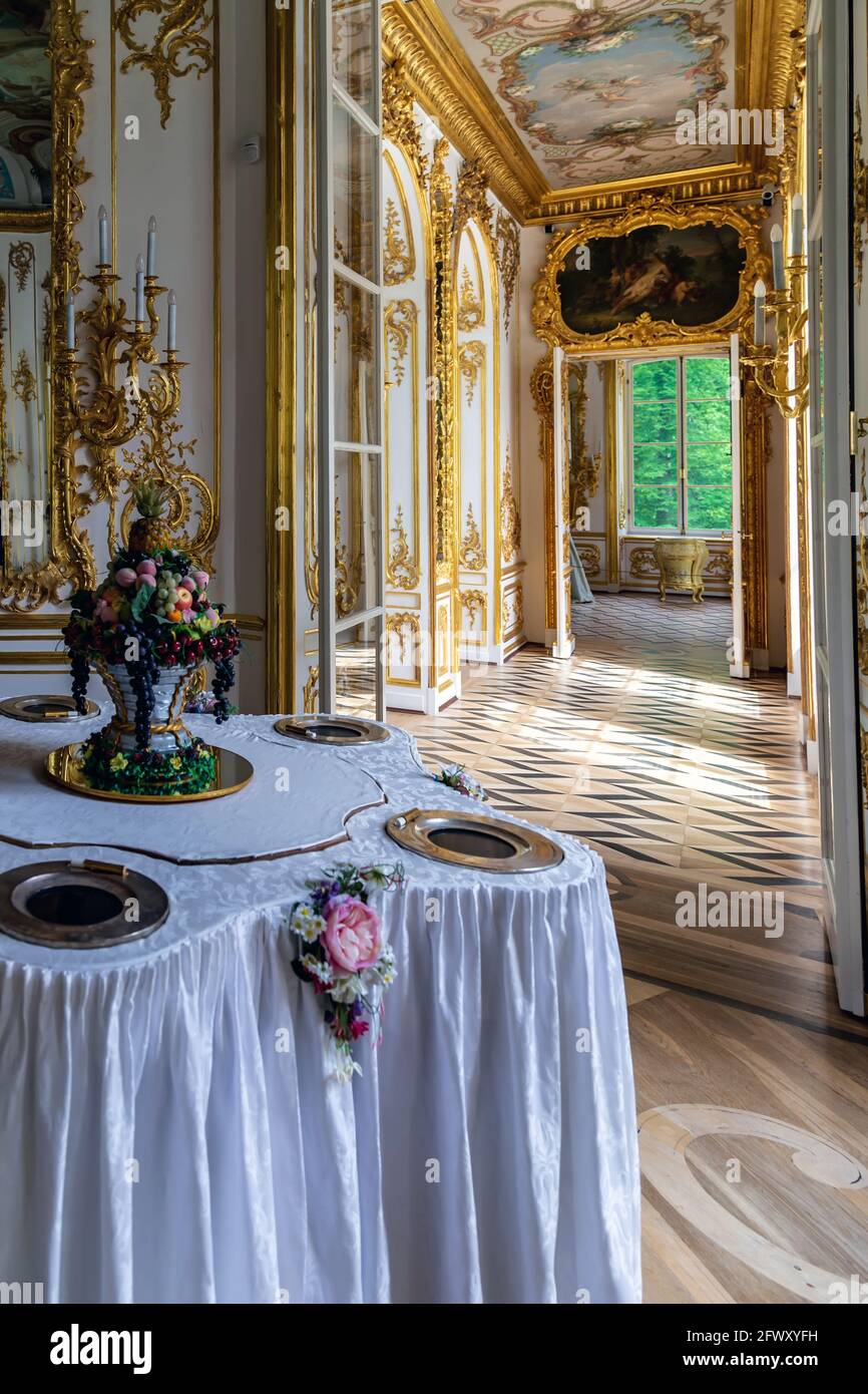 Dining Pavilion High Resolution Stock Photography and Images - Alamy