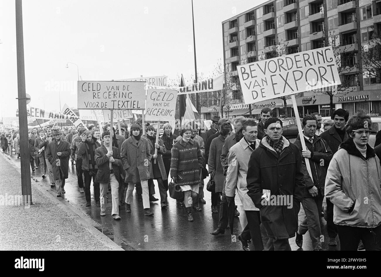Human be in 1967 Black and White Stock Photos & Images - Alamy