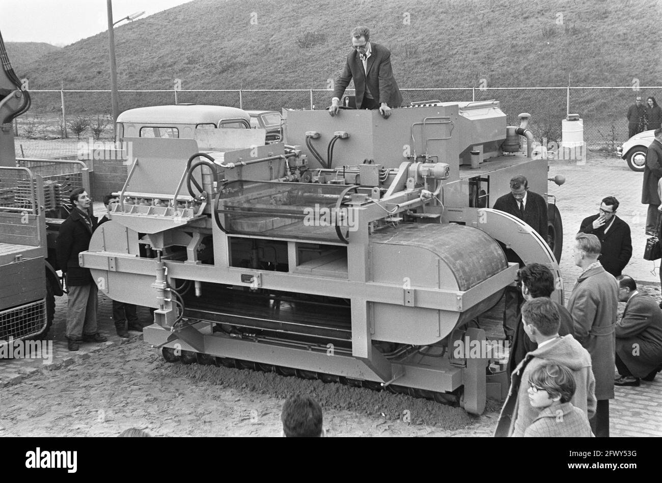 Public works amsterdam demonstrates paving machine hi-res stock ...