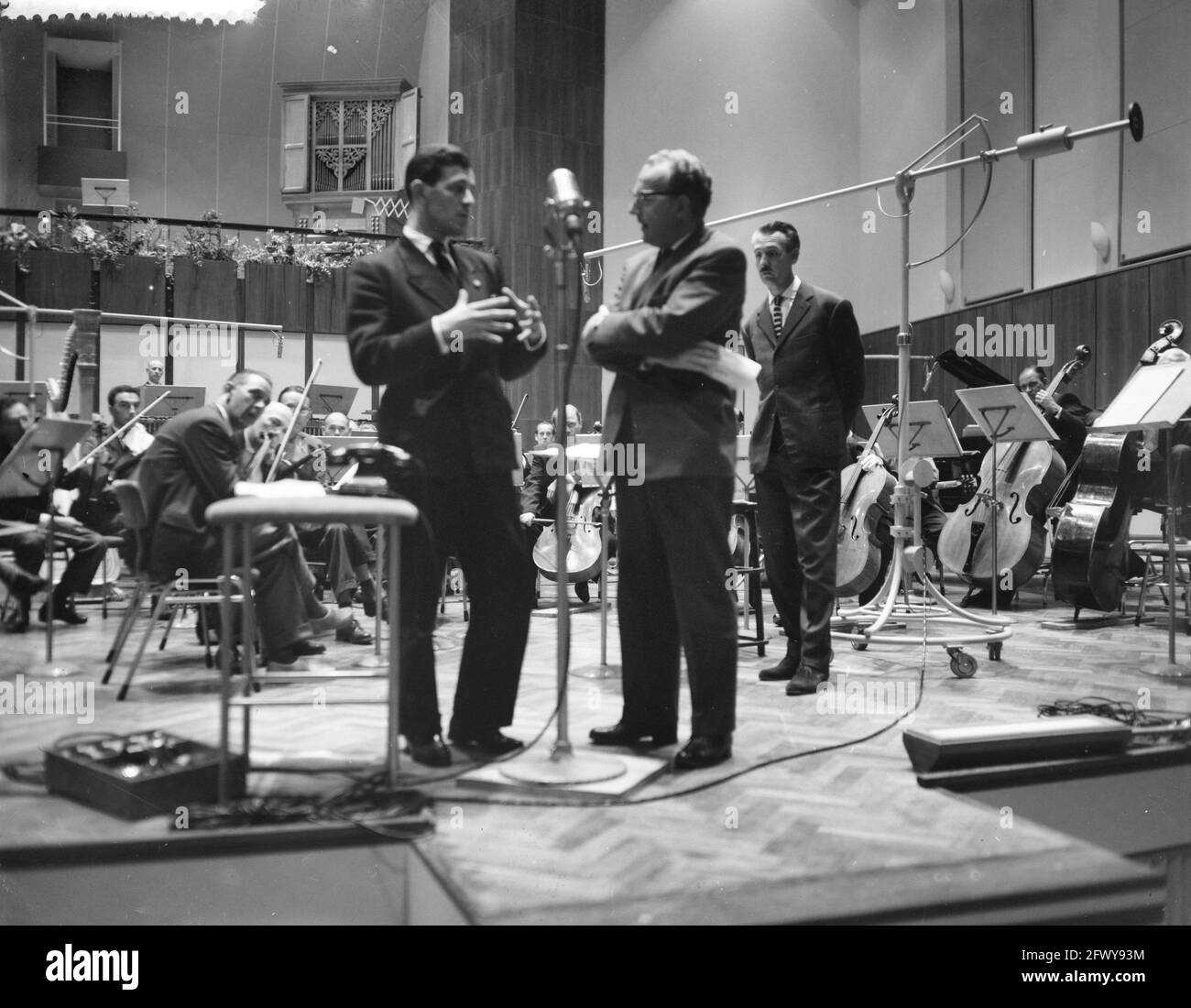 Vara radio broadcast hi-res stock photography and images - Alamy