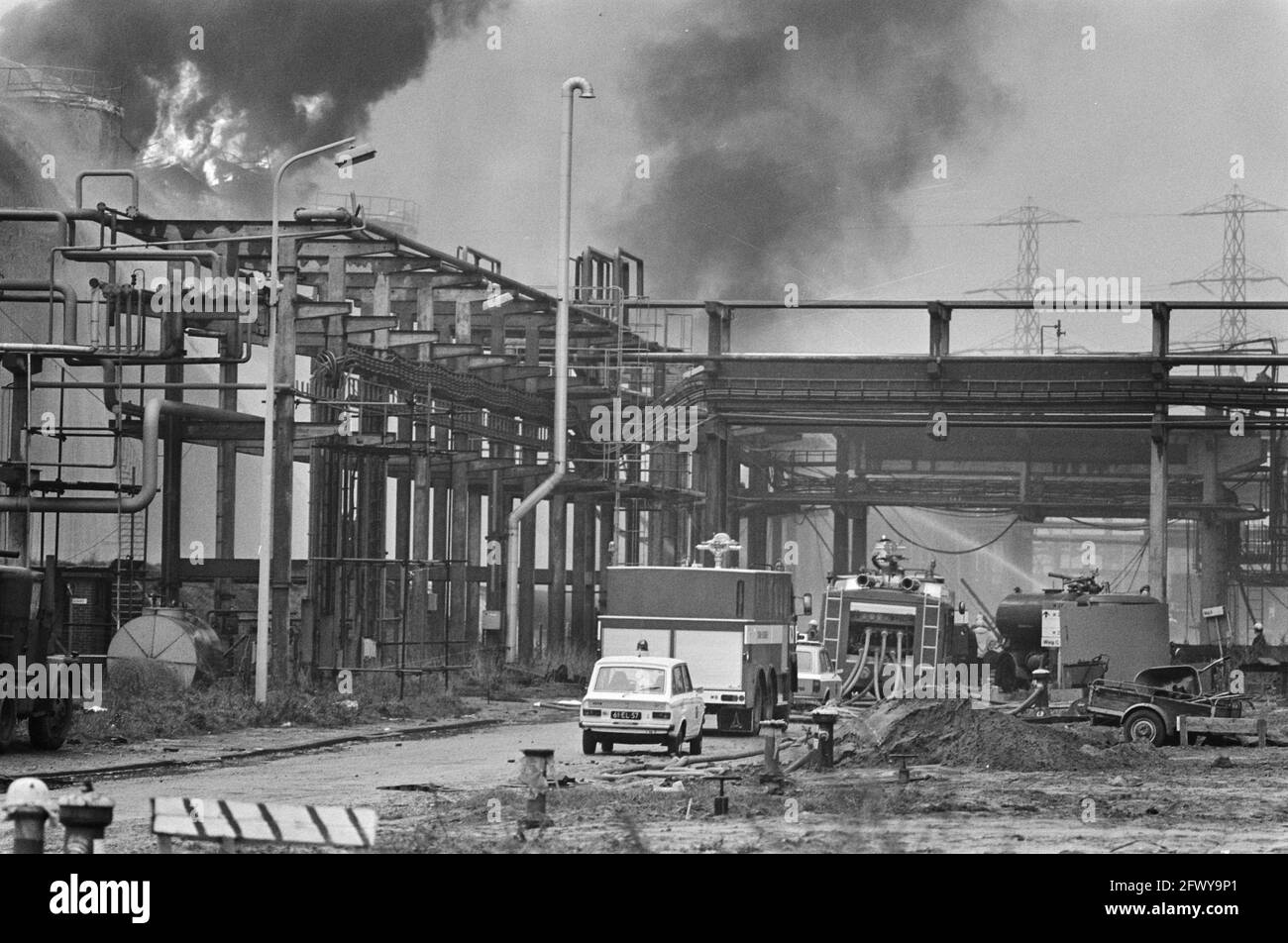 Disaster at DSM in Beek (Limburg); extinguishing work at exploded ...