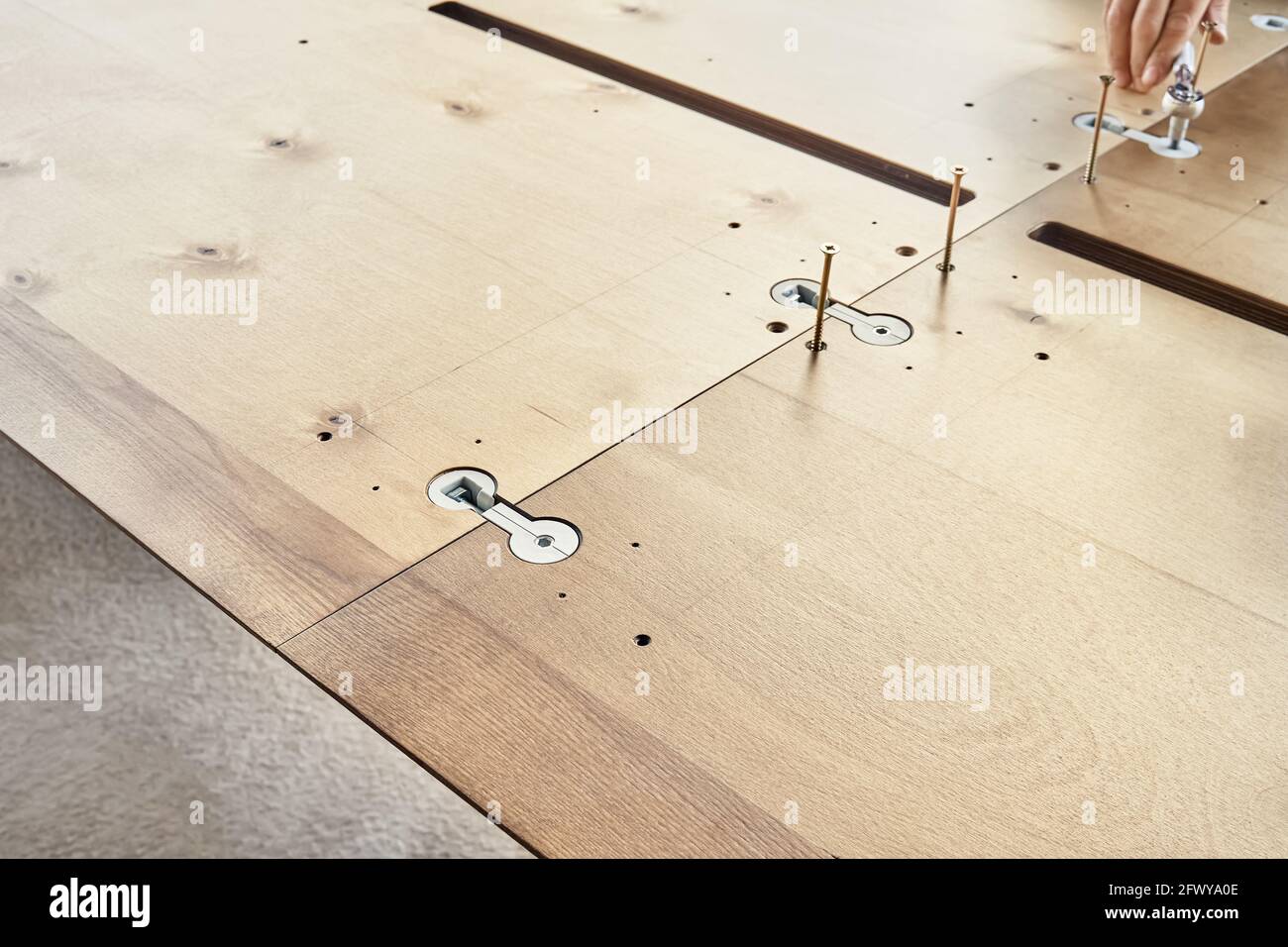 Worktop connector hi-res stock photography and images - Alamy