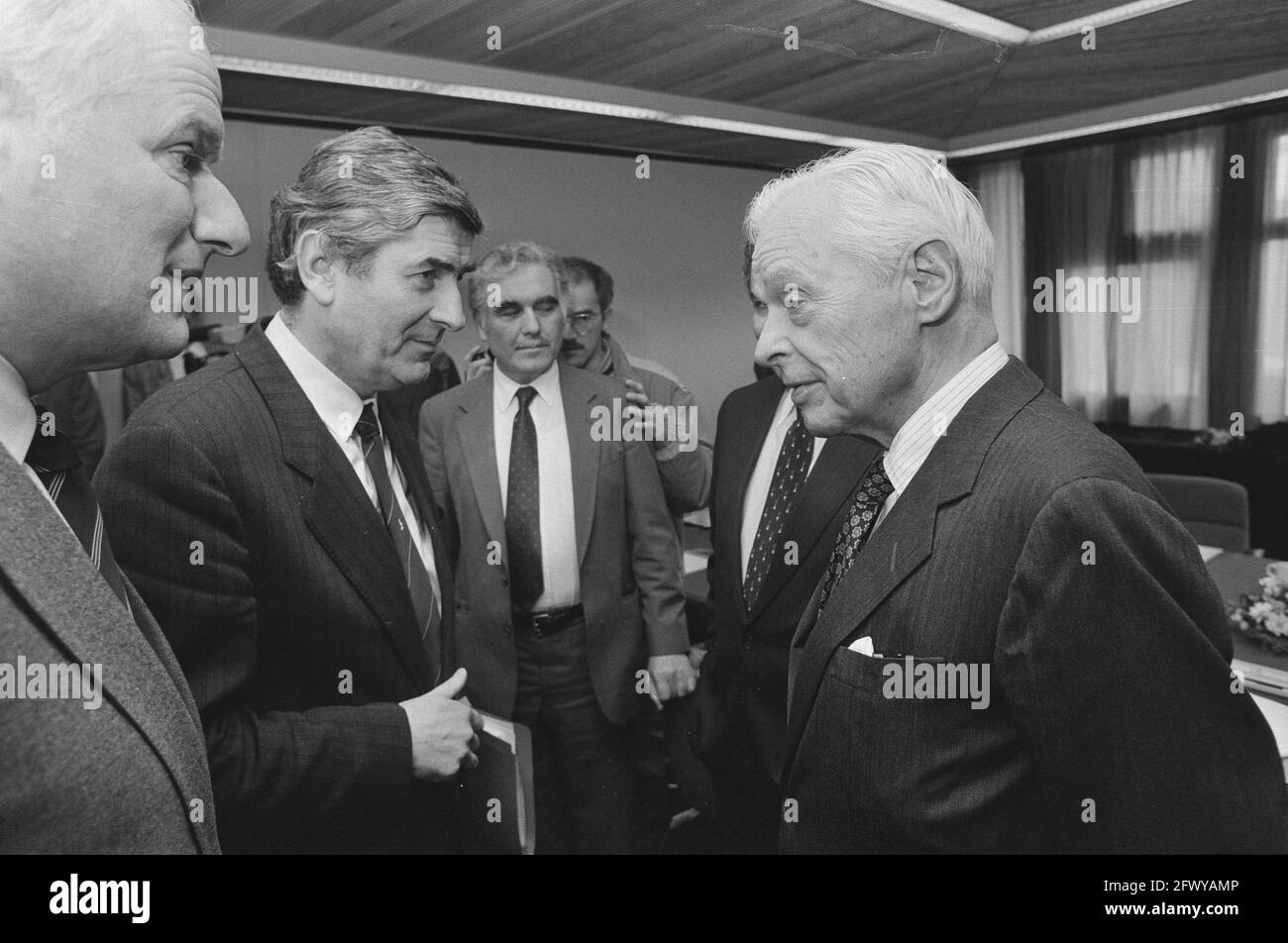 Reagans disarmament adviser paul nitze hi-res stock photography and ...