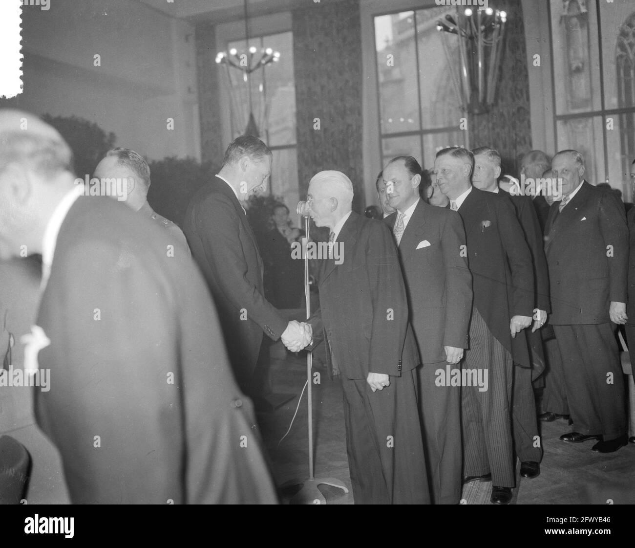 Reception mayor Bloemers of Deventer. Reception in Schouwburg, 30 March ...