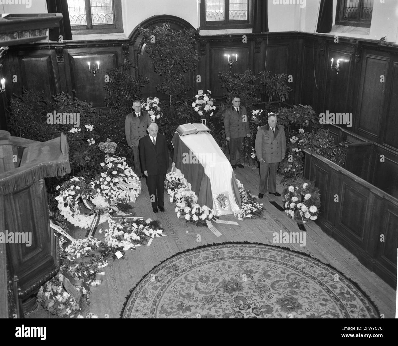 Palace staff keep hi-res stock photography and images - Alamy