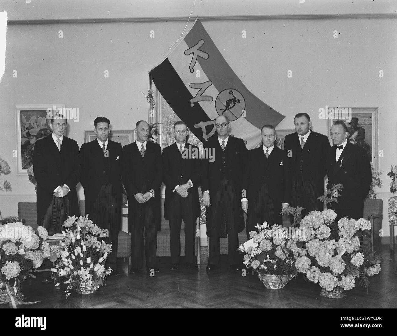 Reception KNAU and dinner, May 26, 1951, RECEPTIES, diners, The ...