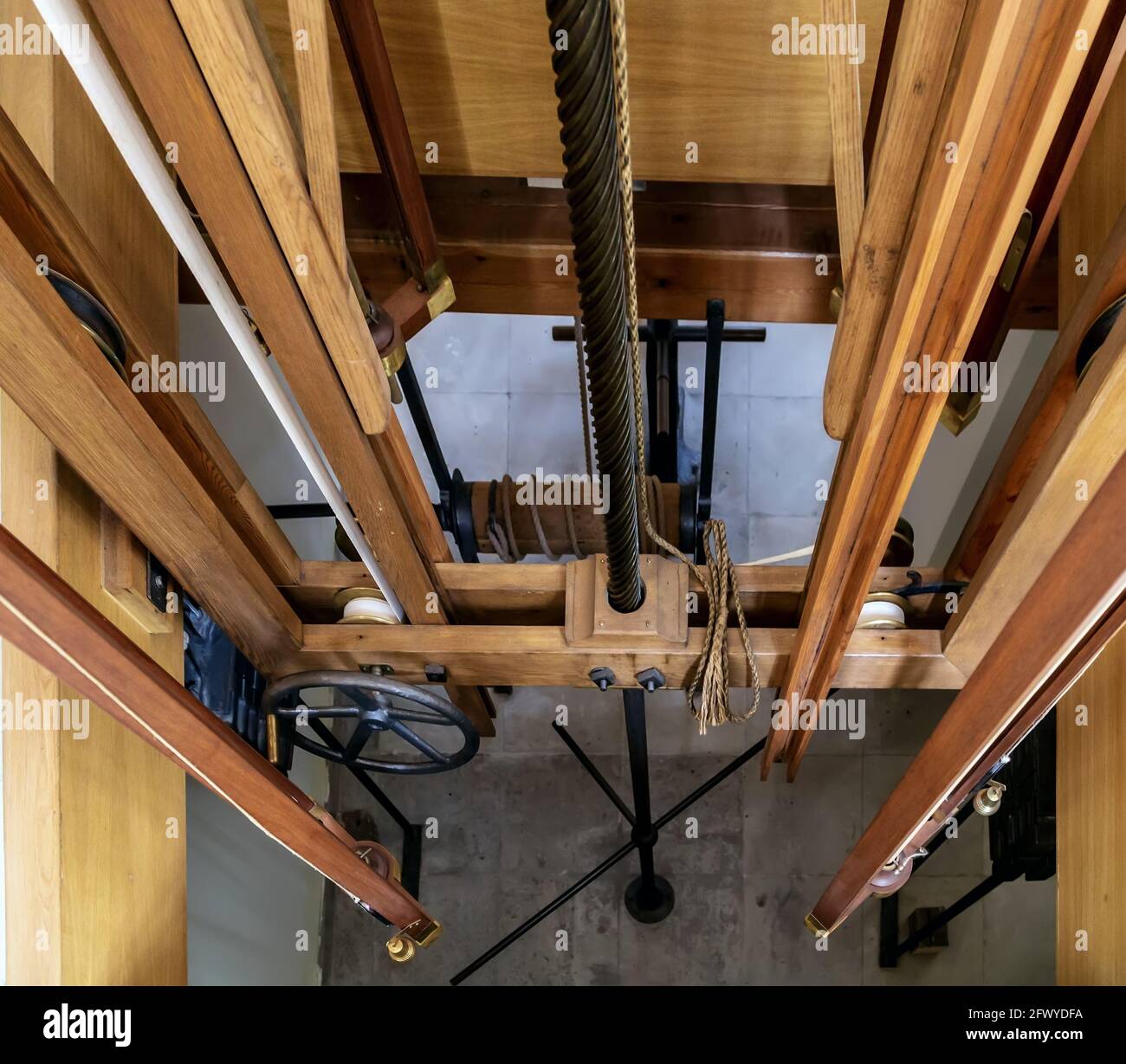 Mechanical tables mechanism. Technical levels below the ceremonial hall ...