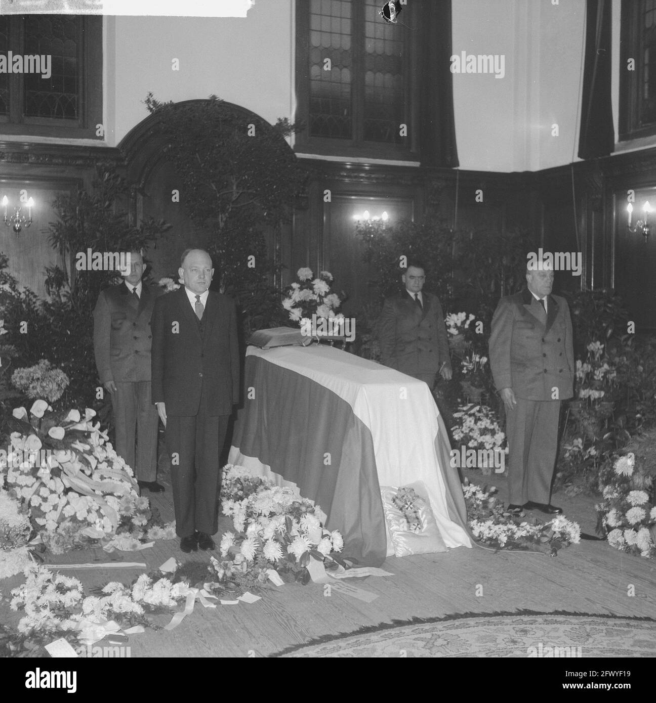 Palace keep death watch hi-res stock photography and images - Alamy