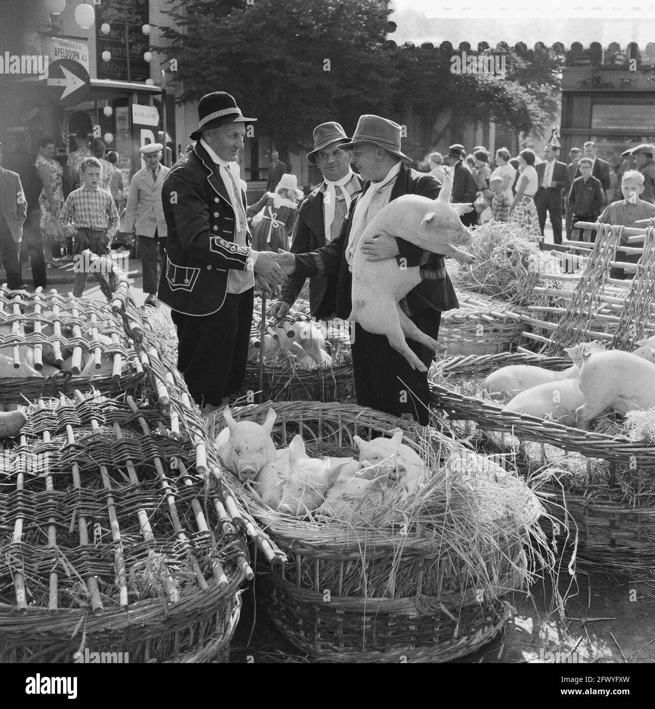 Old fashioned cue market hi-res stock photography and images - Alamy