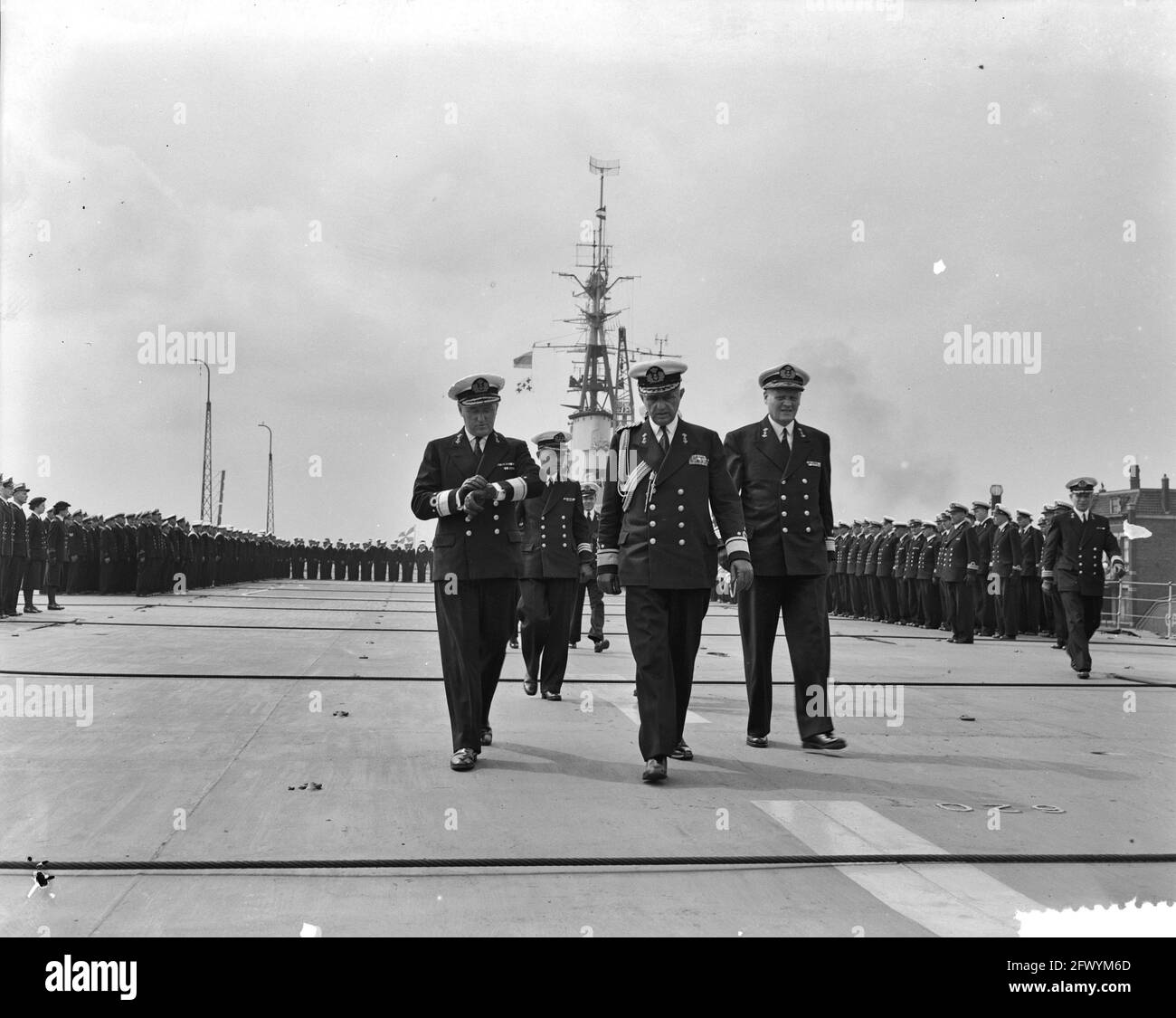 Navy commanders hi-res stock photography and images - Alamy