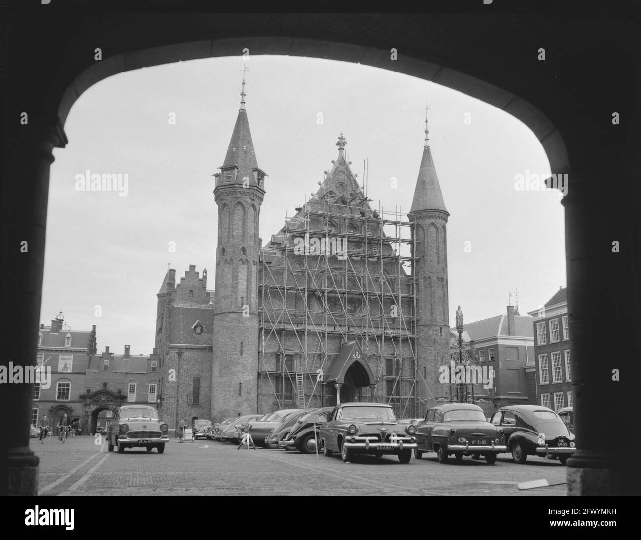 Knights hall receives cleaning hi-res stock photography and images - Alamy