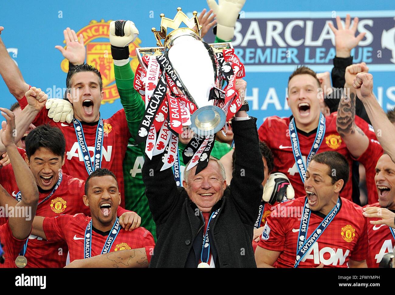 Sir alex ferguson europa league trophy hi-res stock photography and ... Sir alex ferguson europa league trophy hi-res stock photography and ...