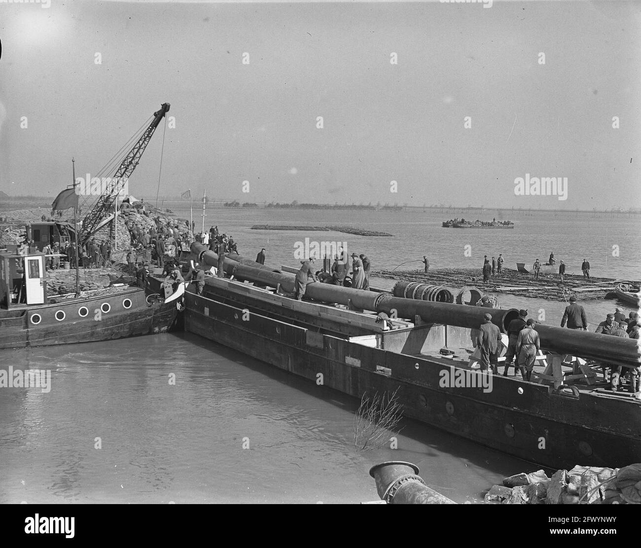 Rilland bath closing culvert sinking ship hi-res stock photography and ...
