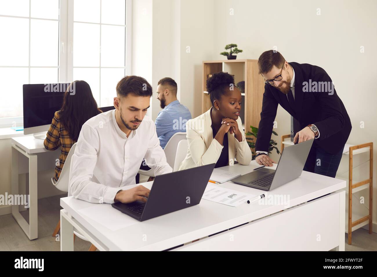 Employee talking boss not woman hi-res stock photography and images - Alamy