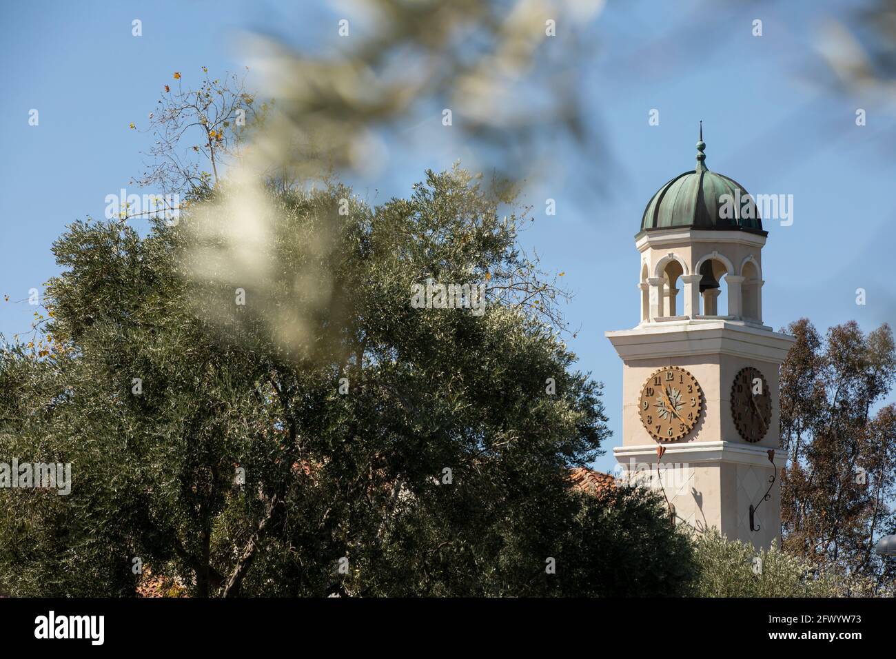 Springtime view of the historic downtown area of Thousand Oaks ...